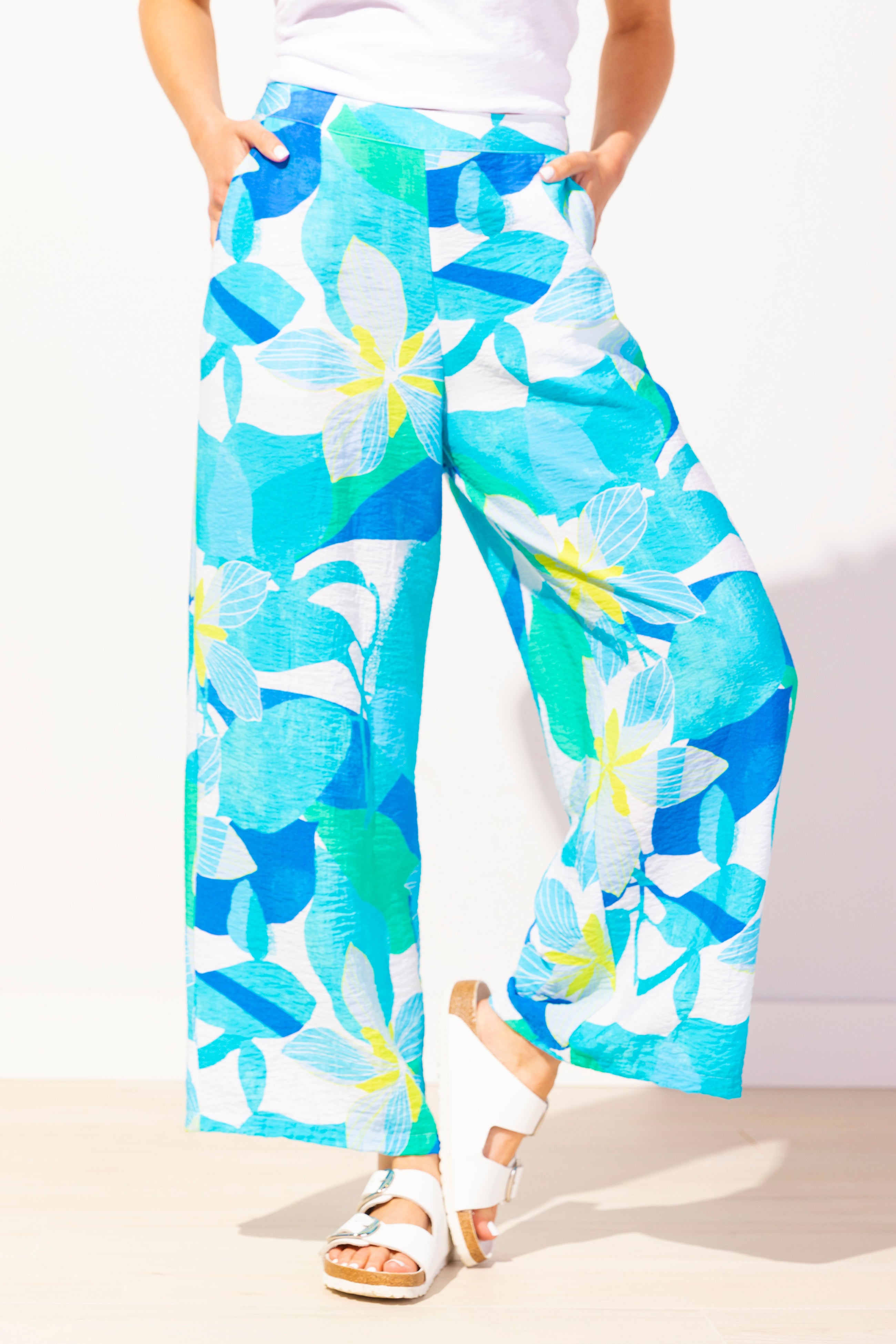 Habitat Escape -E65516-Vacay Pant Tropical Floral-Maui – The Coach Pyramids